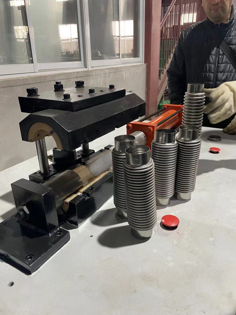 Automatic Flexible Exhaust Pipe Production Line - Comflex Industrial Co ...